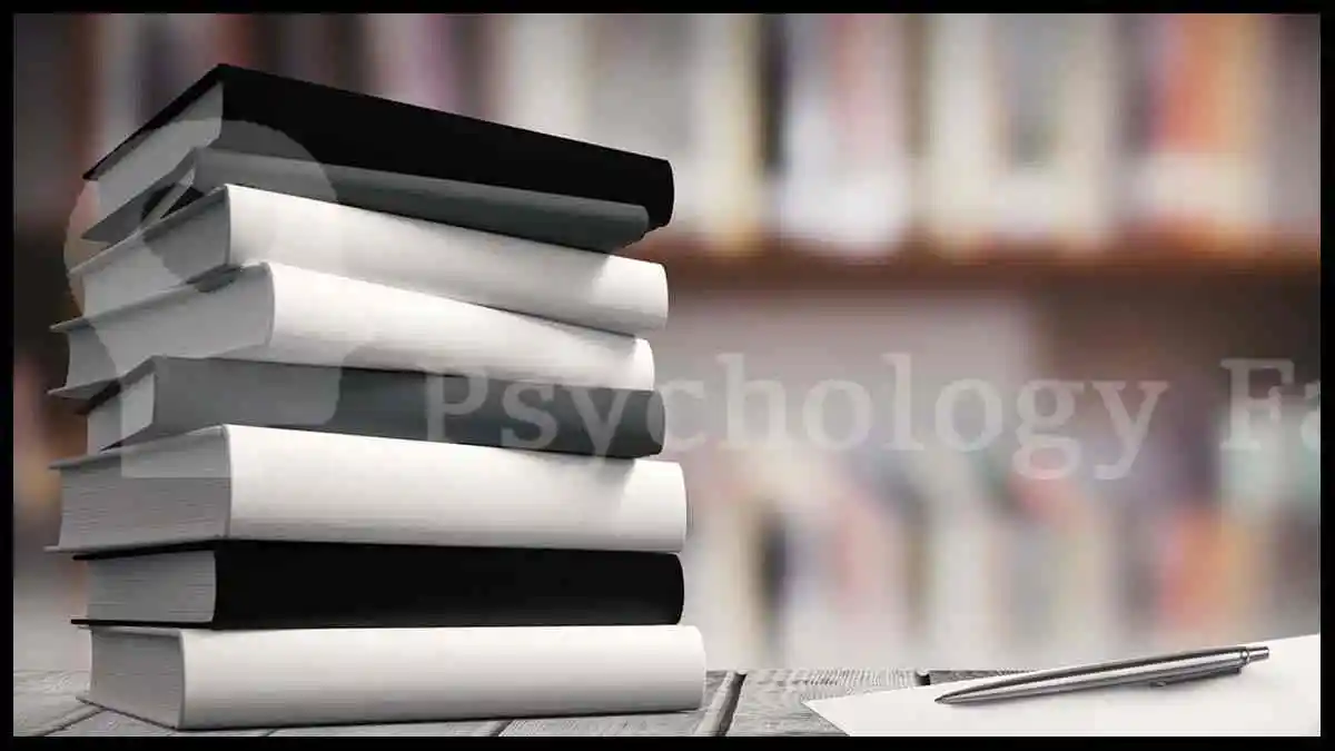 Boost Your Life with the Benefits of Gaining Knowledge - Psychology Fanatic